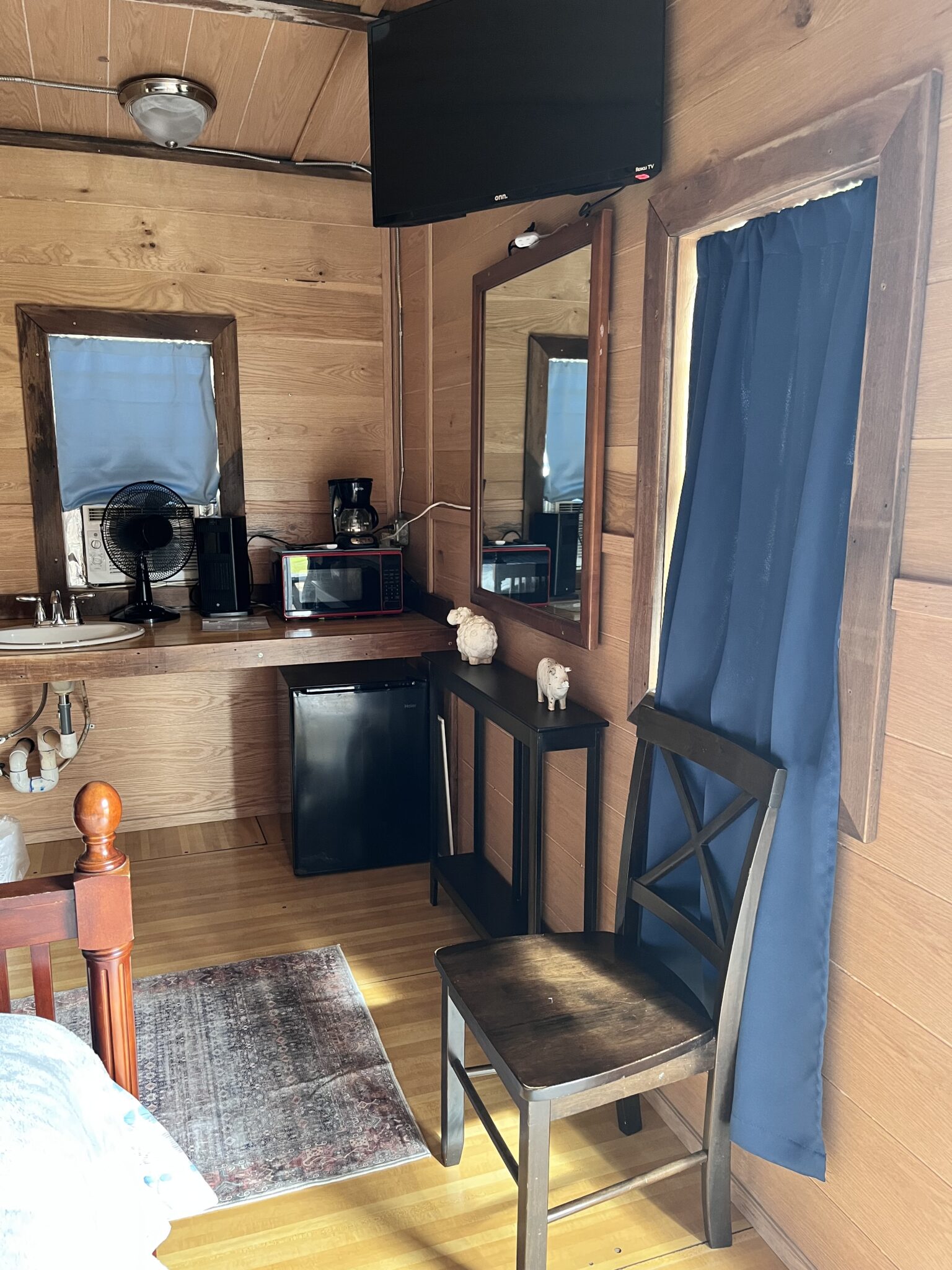 Glamping Cabins! - The Cozy Rosy Glamp Ground